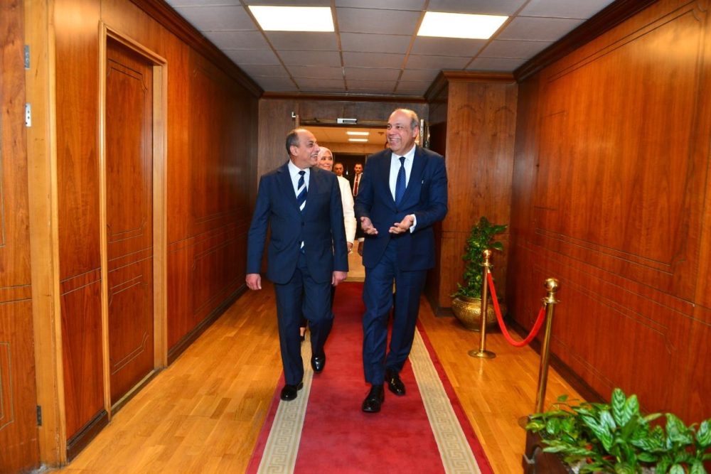 Le Ministre Sortant De L’Aviation Civile Mohamed Abbas Accueille Le ...